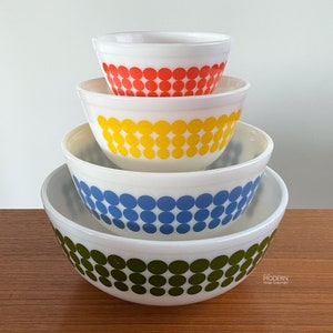 Vintage Pyrex New Dots Milk Glass Mixing Bowl Complete Set 401 402 403 ...
