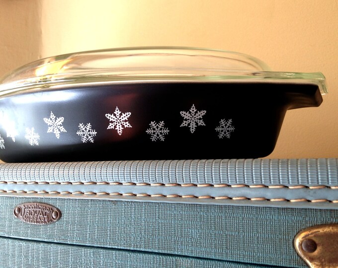 Vintage Pyrex Pyrex Divided Casserole Pyrex Snowflake Black - Etsy