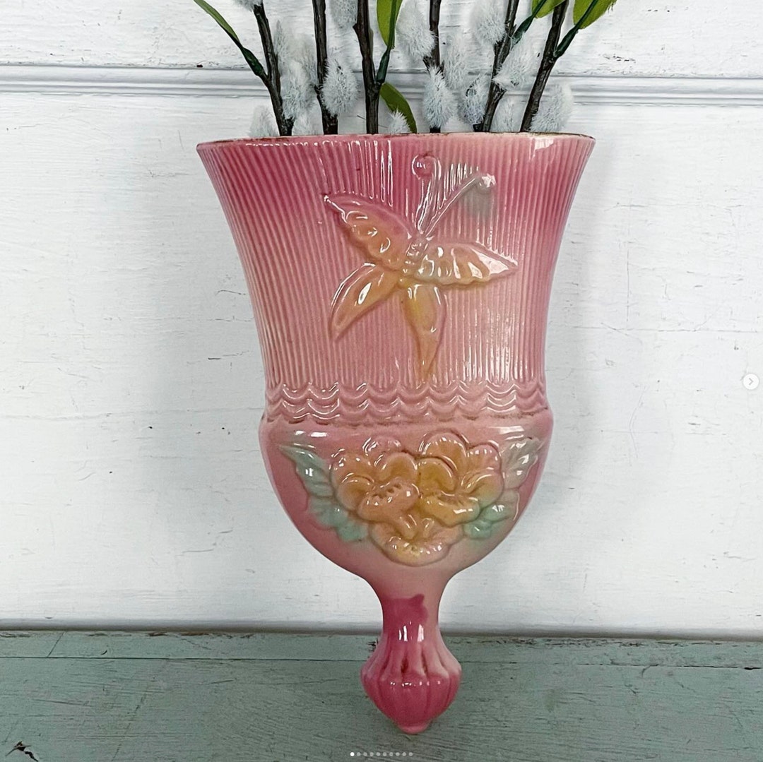Vintage Hull Pink Floral Butterfly Whisk Broom Wall Pocket Vase Flowers ...