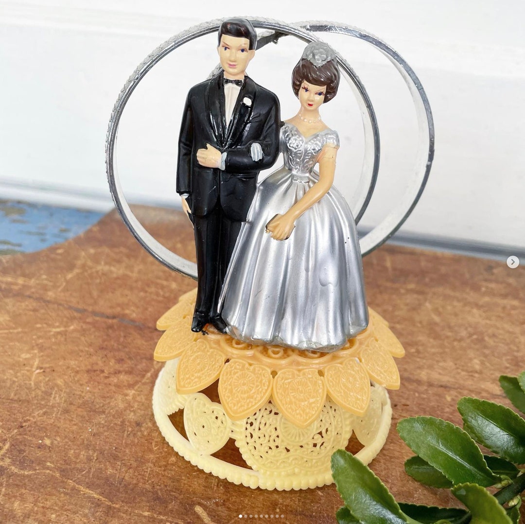 Vintage Wedding Cake Topper Plastic Bride Groom Silver Wedding Bands ...