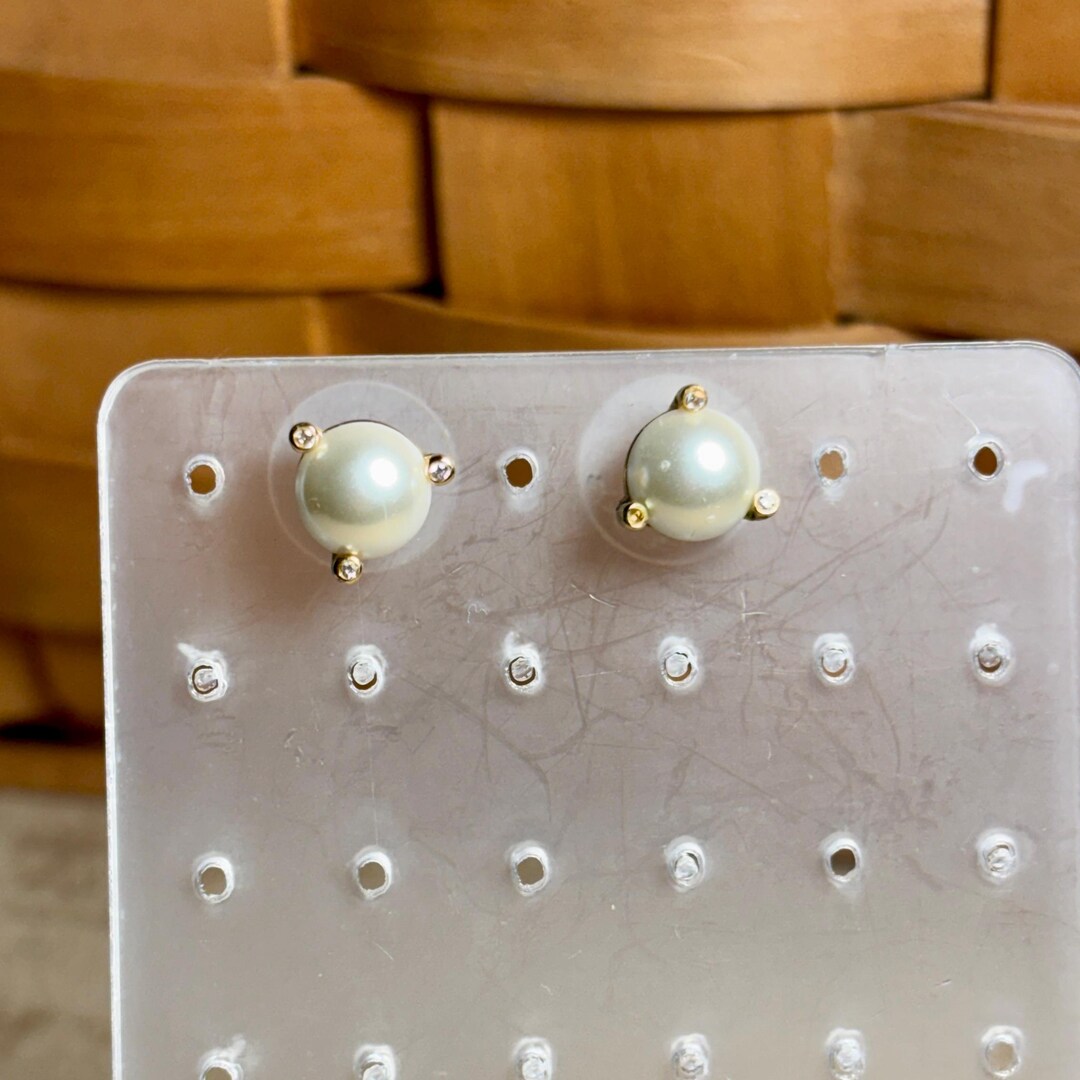 Pearl Stud Earrings Gold Tone Prong Set Faux Pearl Vintage Style Studs ...