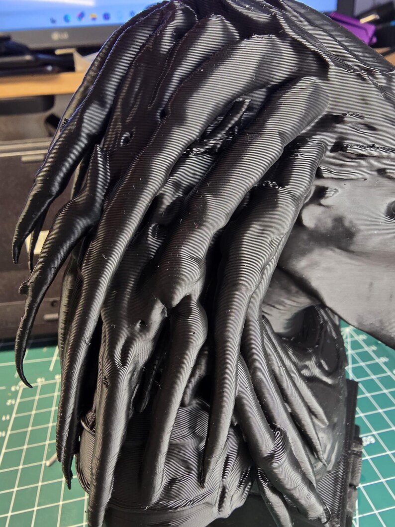 3D Printed Predator Bust – Sci-fi Desk Decor, Eco PLA Sculpture - Etsy
