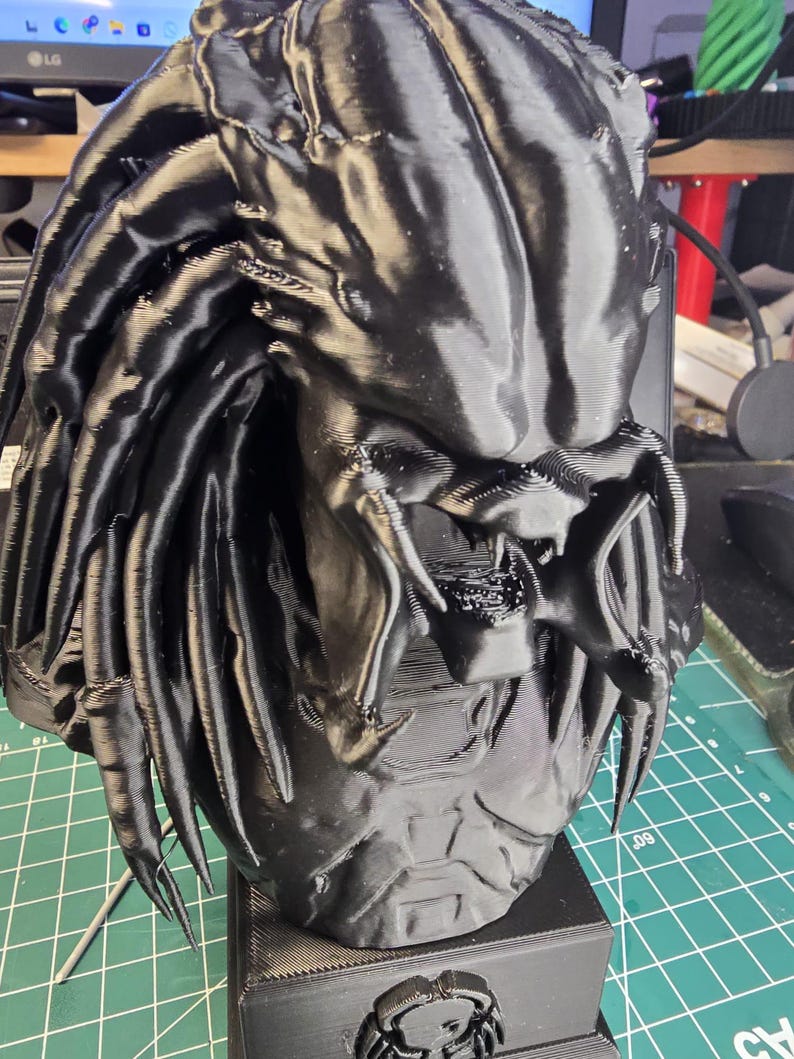 3D Printed Predator Bust – Sci-fi Desk Decor, Eco PLA Sculpture - Etsy