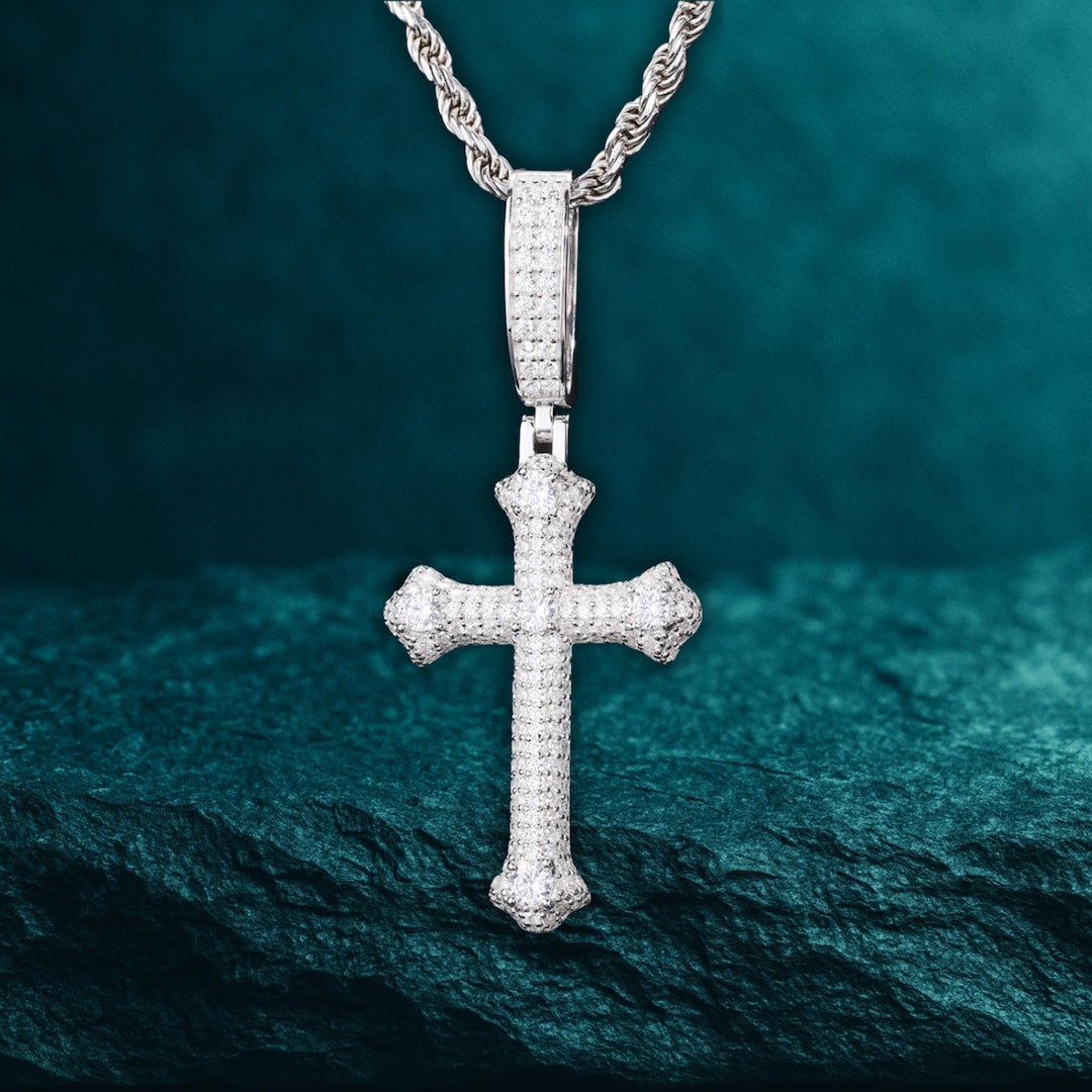 Iced Out Moissanite Cross Pendant: VVS Clarity, Gold & White Gold (1 X ...