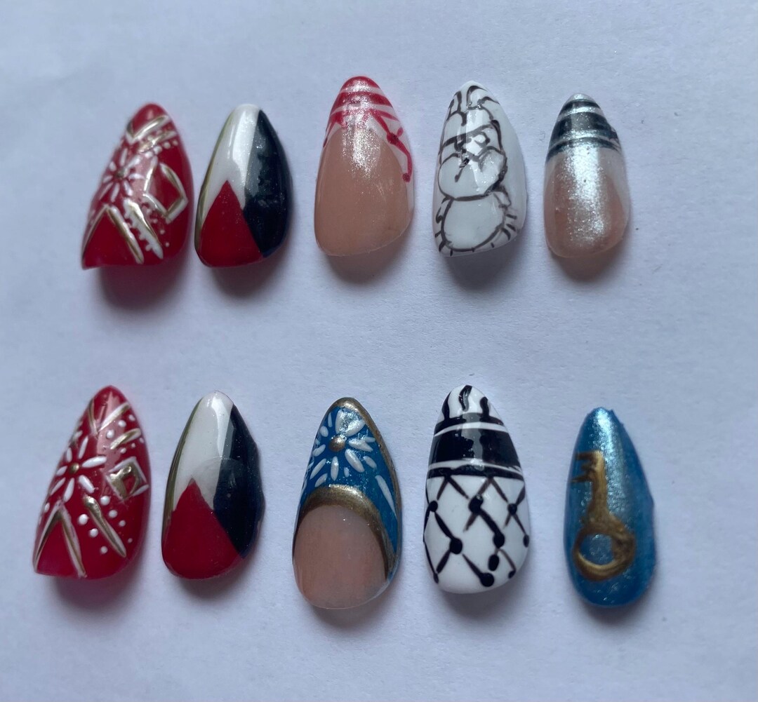 Palestine Nails| Hand Painted Designs With Chrome | Shape Short Almond ...