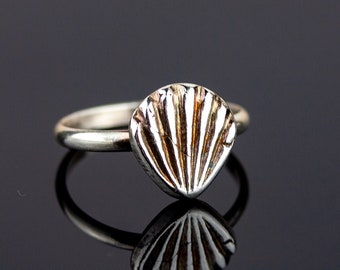 Clam Shell Ring | Etsy