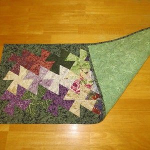 Twister Quilted Table Runner - Etsy