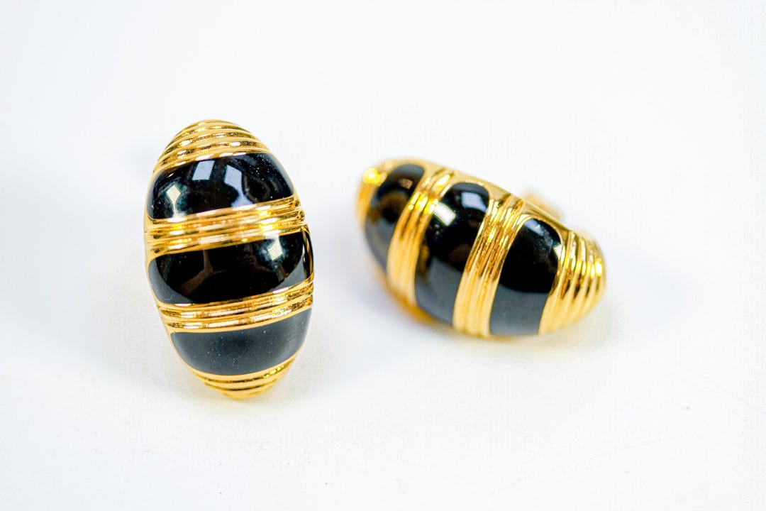 Vintage Signed Monet Enamel Clip-on Earrings in Gold Tone Fashion ...