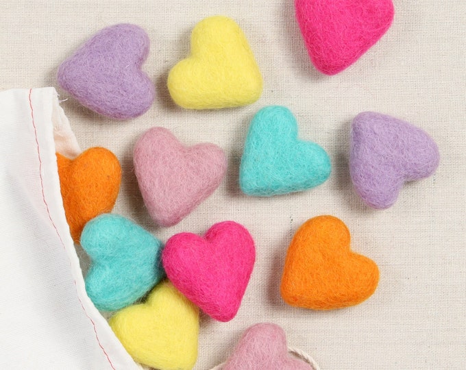 Felt Hearts, Pot of Gold // Felt Poms Poms // Heart Poms, Wool Heart ...