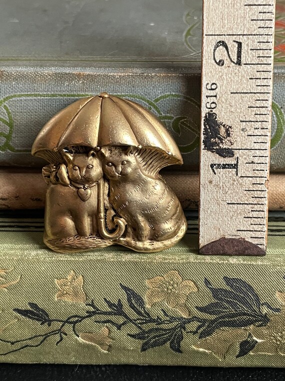 Large Vintage Cats Brooch Cat Couple Under Umbrella S… - Gem
