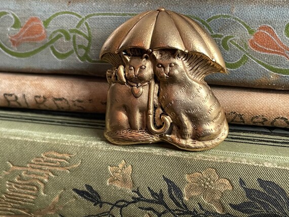 Large Vintage Cats Brooch Cat Couple Under Umbrella S… - Gem