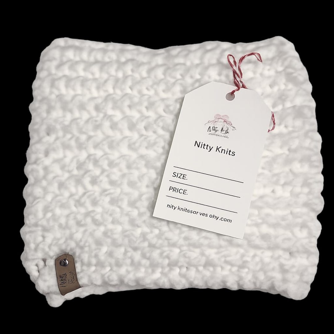 Made to Order - Chunky Hand-knit Scarf in White - Etsy