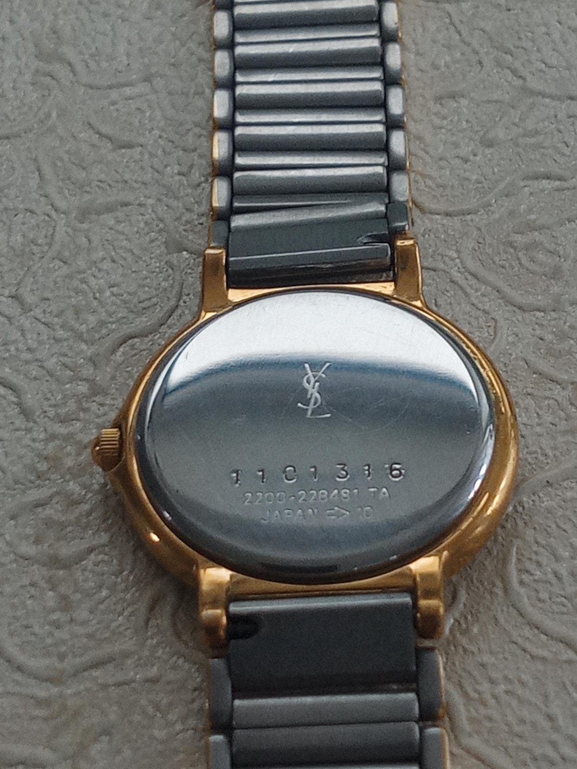 Vintage Yves Saint Laurent Women’s Watch – YSL 2200-228481 – Gold ...