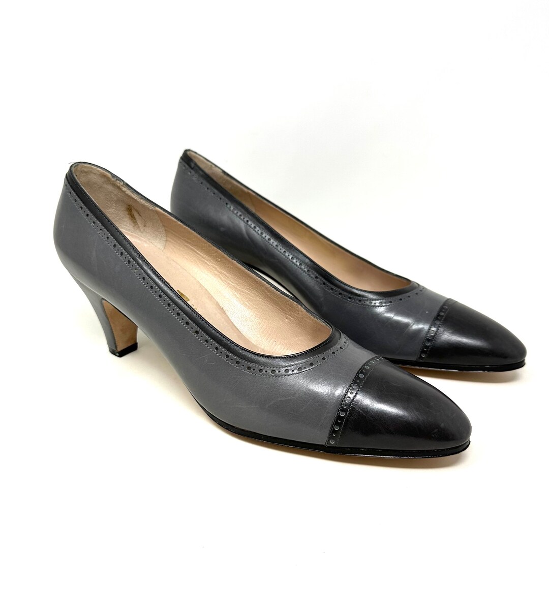Vintage Salvatore Ferragamo Wing Tip Pumps - Size 9.5 AA - New ...