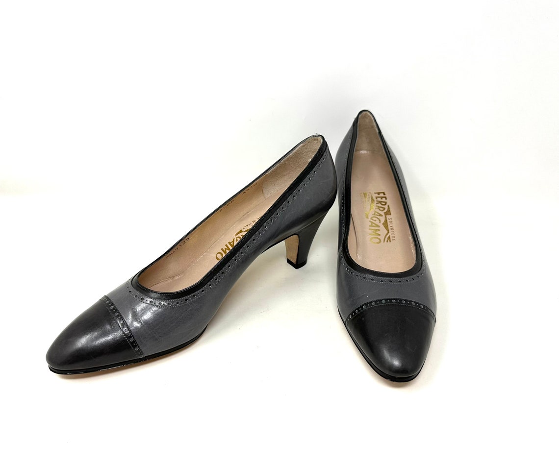 Vintage Salvatore Ferragamo Wing Tip Pumps - Size 9.5 AA - New ...