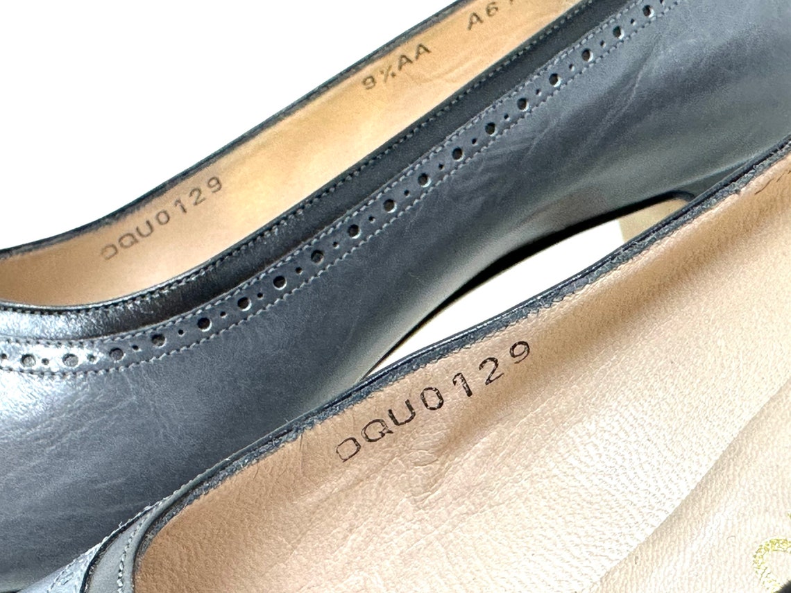 Vintage Salvatore Ferragamo Wing Tip Pumps - Size 9.5 AA - New ...