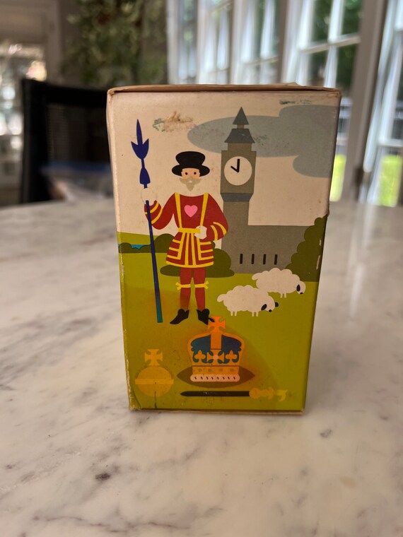 Vintage Avon Small World Collection - English Miss (… - Gem