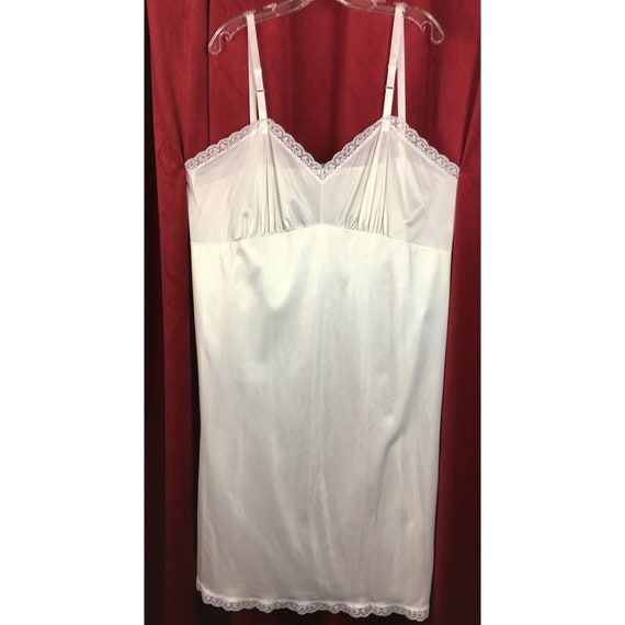 50 Bust Mary King White Nylon Sissy Slip Shadow Panel - Gem