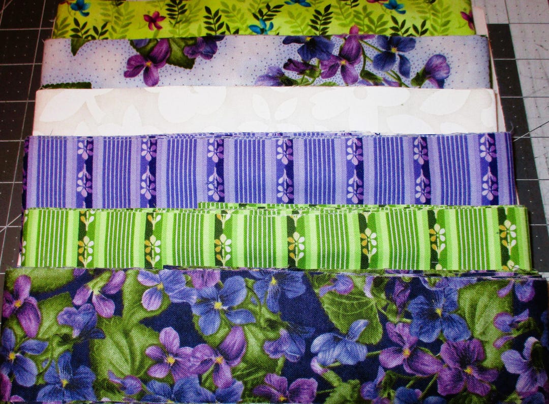 Jellyroll Rug Kit #1. Makes a 30" X 40" Rug. 42 Pieces Fabric 2 1/4" X ...