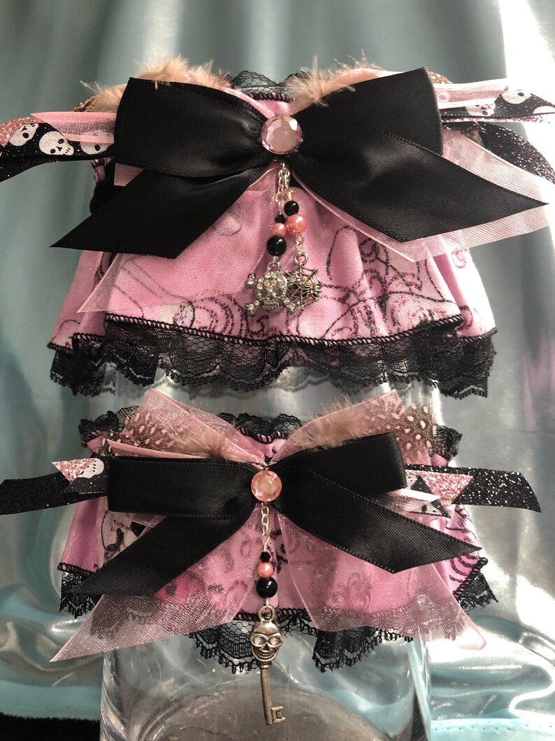 Black and Pink Skulls and Crossbones Gothic Garter Set - Etsy