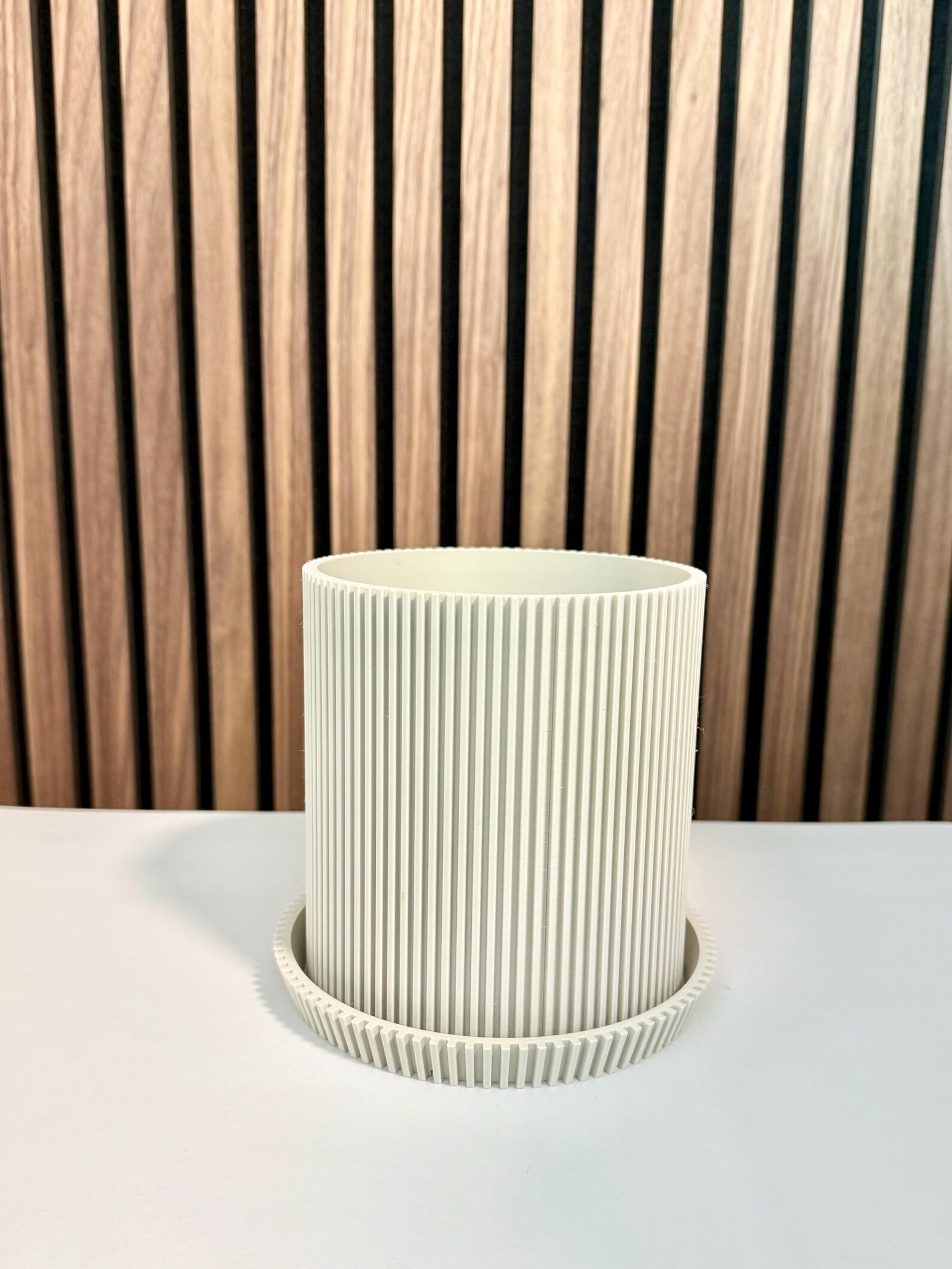 Modern Ribbed Planter - Minimalist Bioplastic Pot for Indoor Plants Eco ...