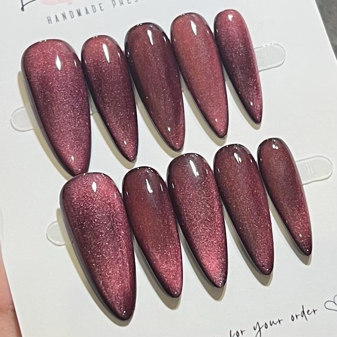 Deep Mulberry Shimmering Cateye Nails | Plum Wine Magnetic Gel | Dark ...