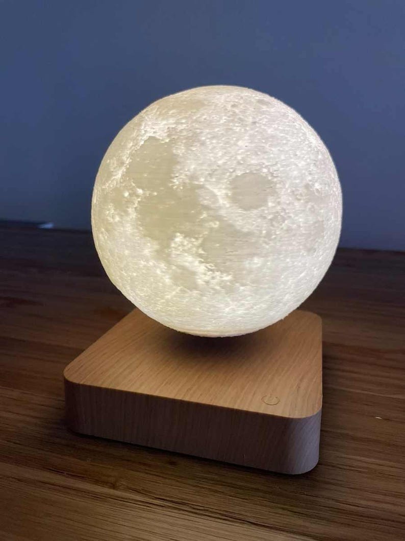 Marery Levitating Moon Lamp - Floating Moon Light Magnetic Desk Lamp ...
