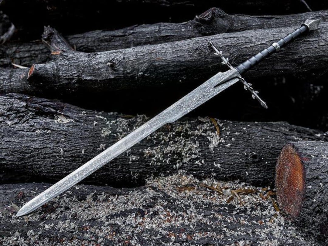 Custom Black Fyre, Ringwraith Sword Hand Forged Sword. Movie Replica ...