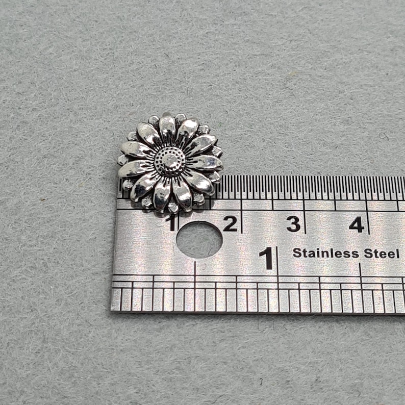 5x 17mm Antique Silver Sunflower Buttons - Metal Daisy Shank Buttons ...
