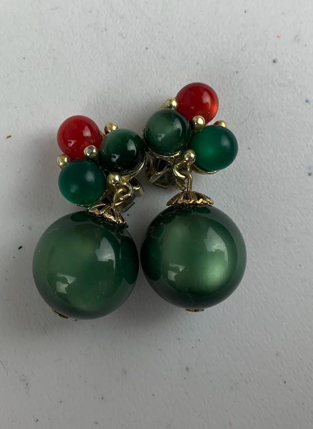 It Draws the Eyes up - Vintage 1950s 1960s Coro Green Ombre Lucite Ball ...