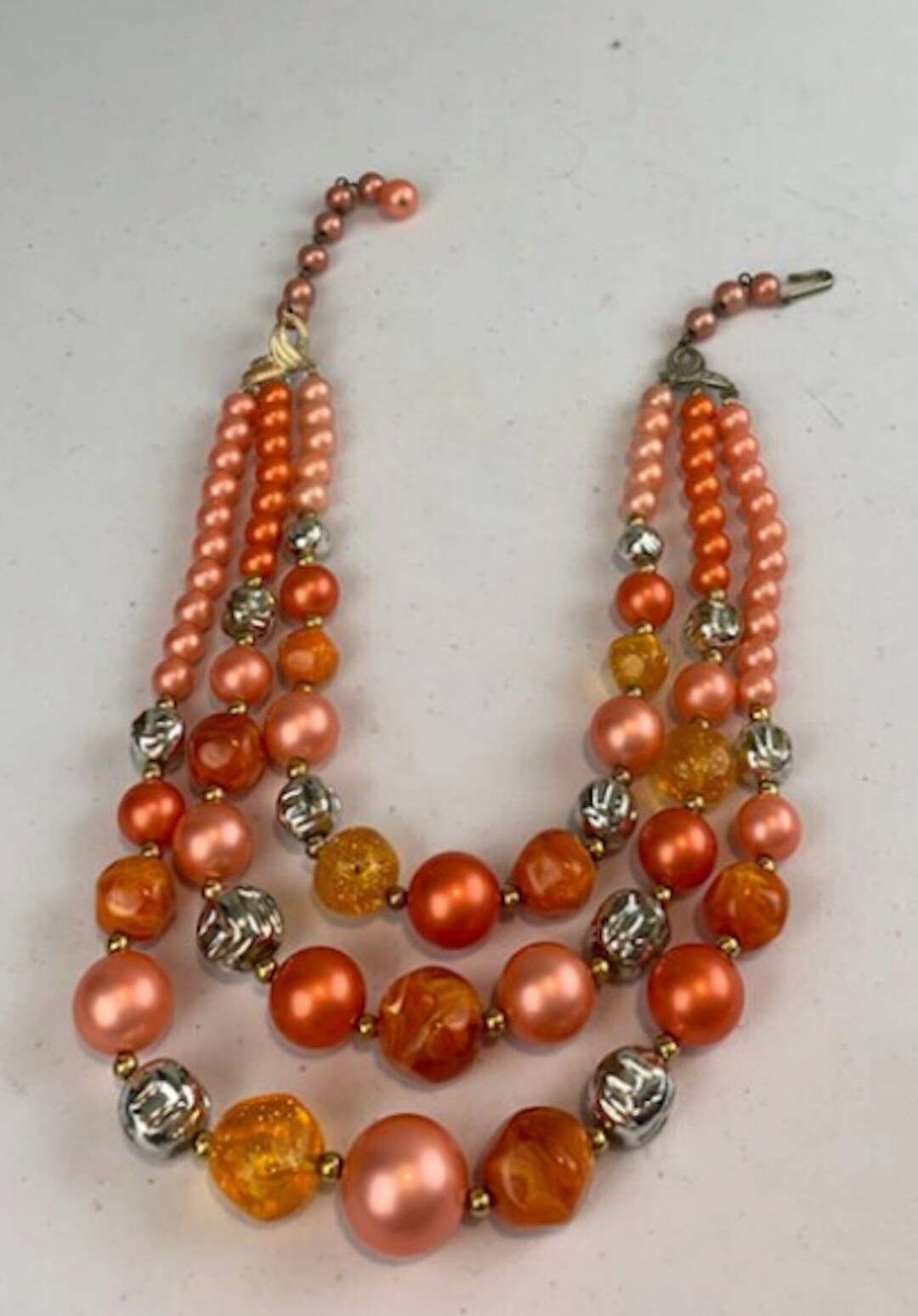 Toned to Perfection - Vintage 1950s 1960s Coral & Rust Pearl Beads 3 ...