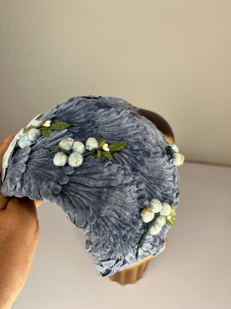 Pretty Periwinkles - Vintage 1950s Periwinkle/slate Blue Berry Velvet ...