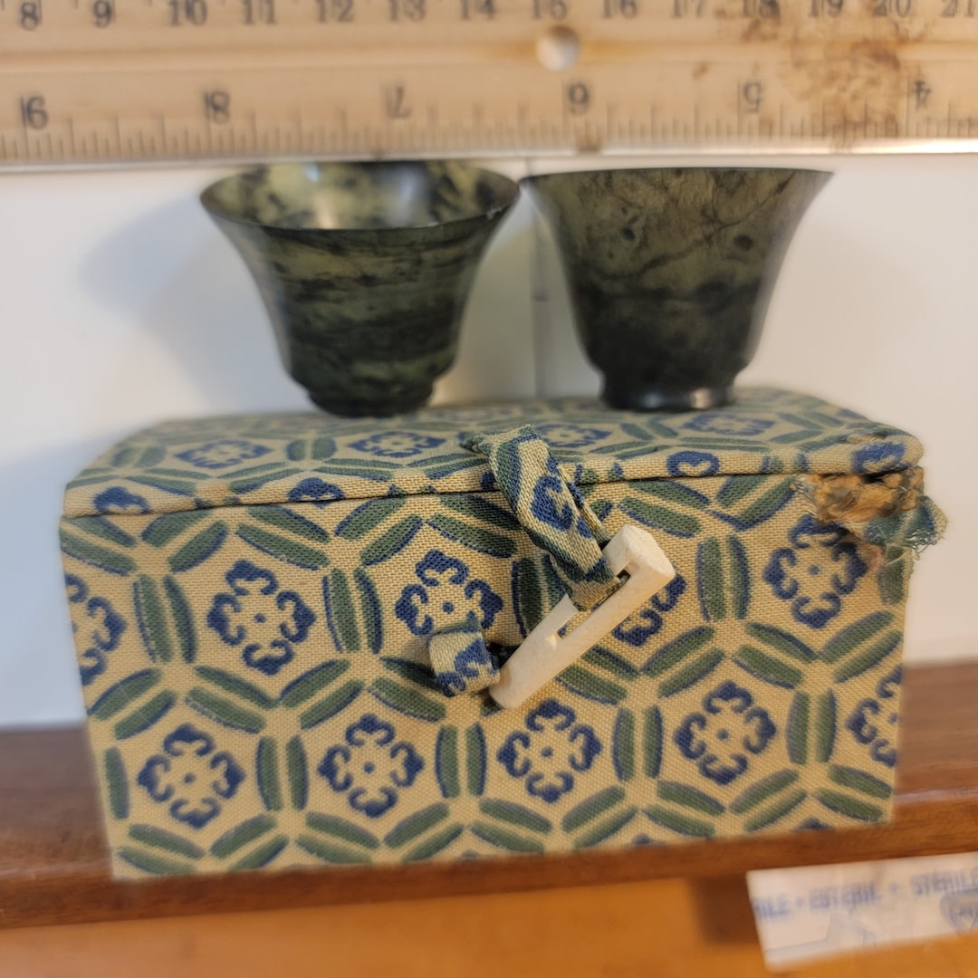 Japanese Saki Shots, Saki Cups, Bakelite Saki Shots in Box, Bakelite ...