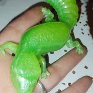 Florescent Green Resin Leopard Gecko Lizard Figurine Paperweight or ...