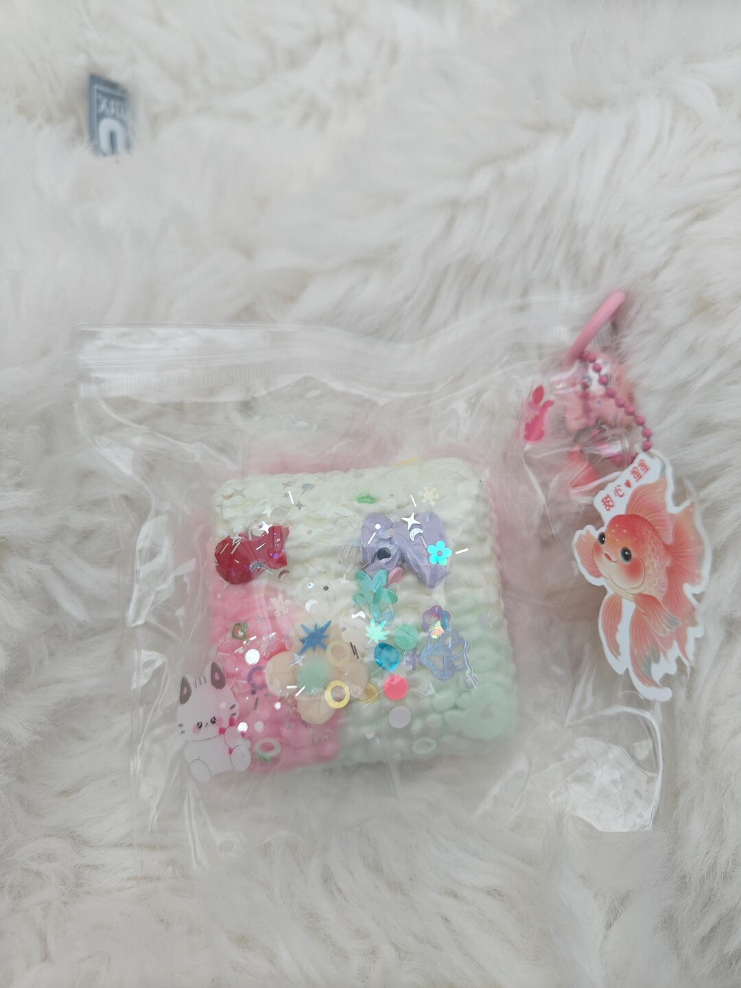 Rainbow Square Squishy: Kawaii Stress Relief Toy With Glitter & Charms ...