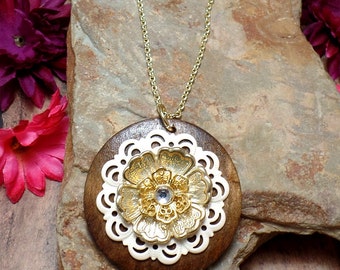 Gold flower necklace | Etsy