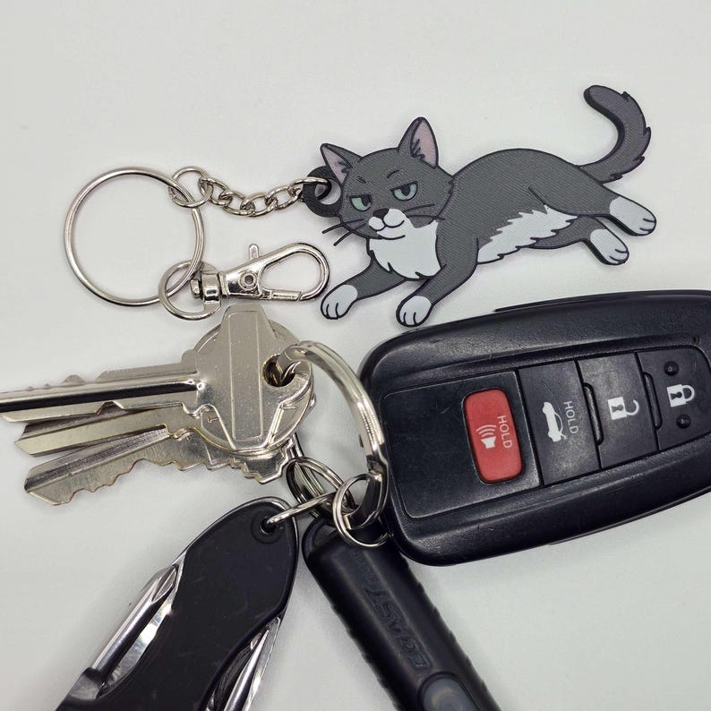 Cute Cartoon Cat Keychain Gift for Cat Lovers - Grey W/ White Undercoat ...