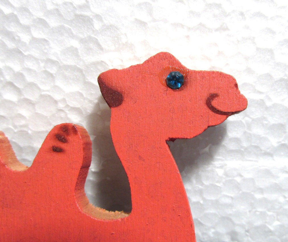 VINTAGE Camel Pin Hand Painted Wooden Camel Pin Brooch 1950s Kitschy ...