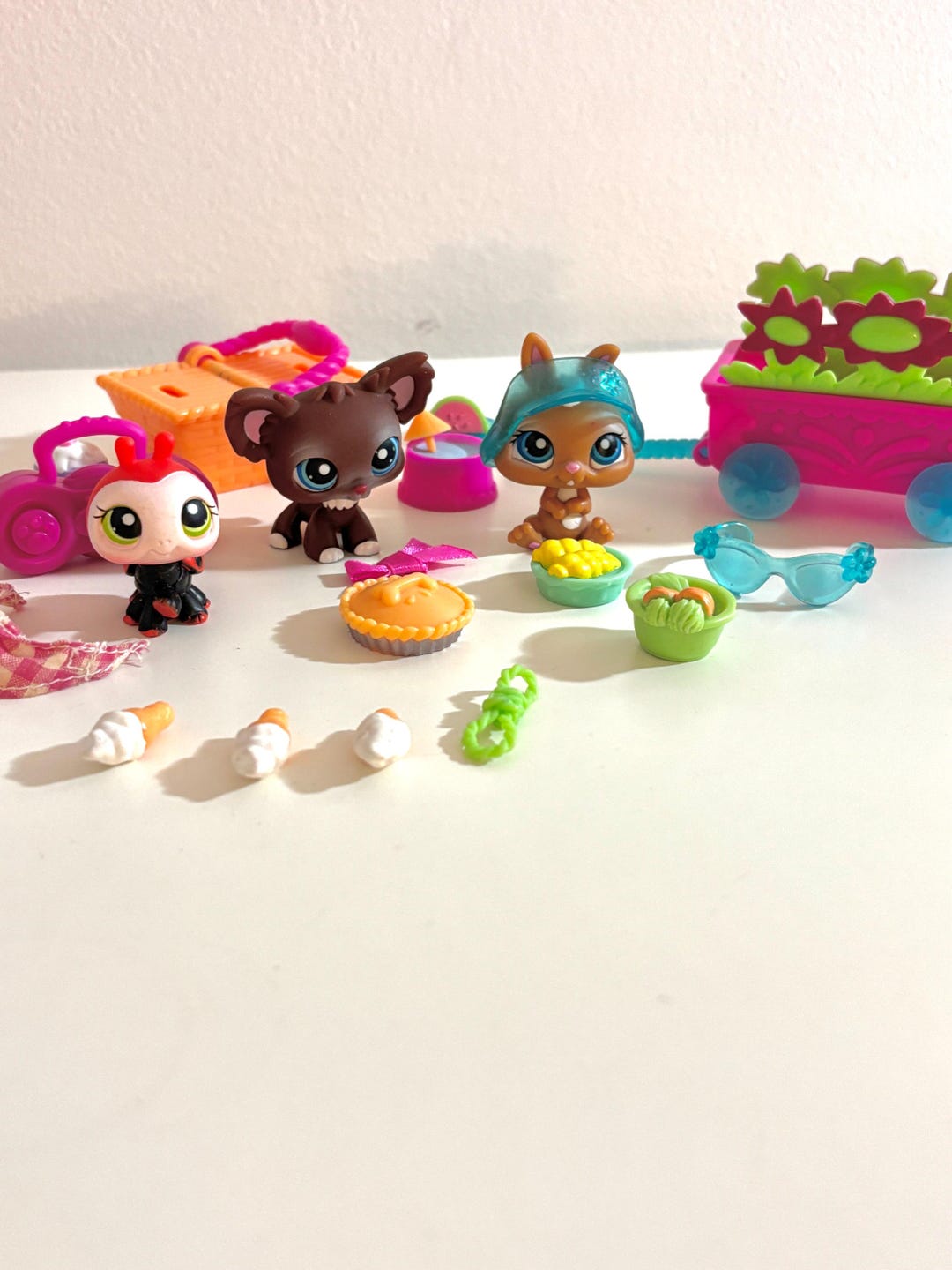 Littlest Pet Shop Picnic Time Pets Authentic Set in Excellent Condition ...