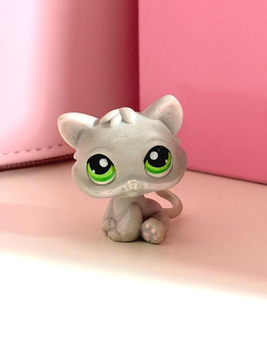 Littlest Pet Shop Authentic LPS Kitten #88 Grey Cat, Green Eyes, Red ...