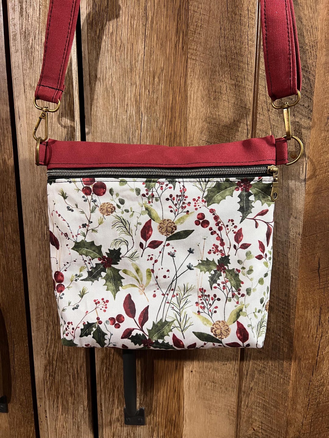 Christmas Crossbody Purse: Holly Leaves Holiday Bag - Etsy