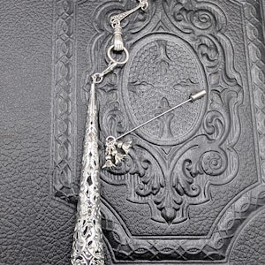 Chatelaine Tools - Victorian Tussie-mussie or Tussy Mussy With Pin ...