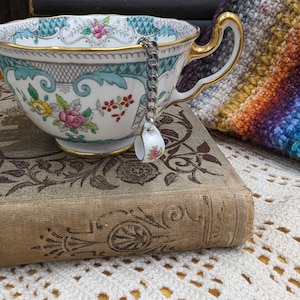 Chatelaine Tools - Tea Time Accessories Ball Infuser & Spoon Gift Set ...