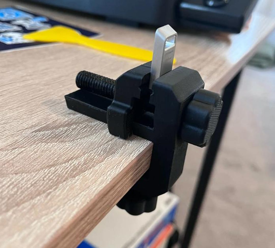 Mini Bench Vise STL | Fully Functional Threaded Vice | 3D Printable ...