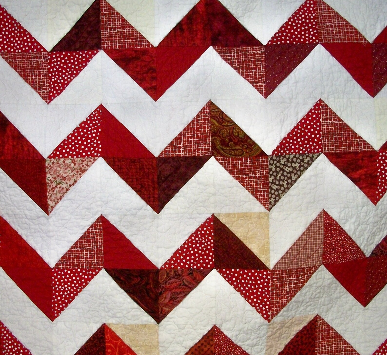Red White Quilt Chevron Triangles Quilted Zig Zag Quiltsy Handmade FREE ...