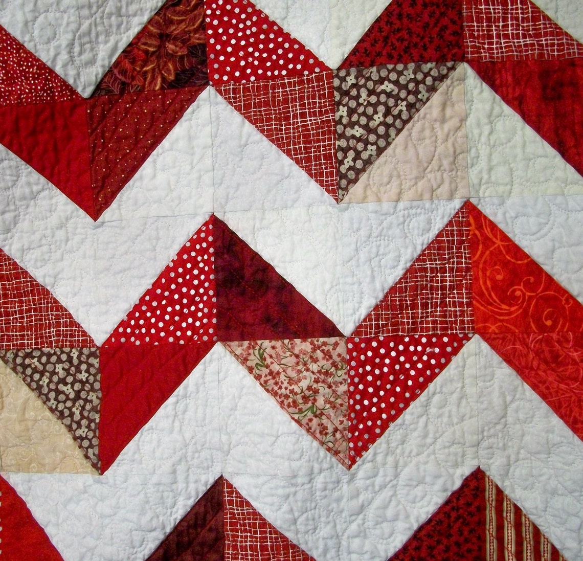 Red White Quilt Chevron Triangles Quilted Zig Zag Quiltsy Handmade FREE ...