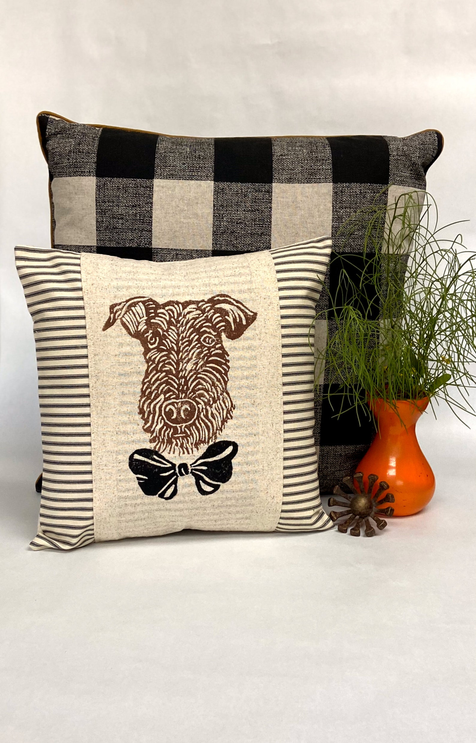 Airedale Dog Block Print Decorative Pillow / Airedale Gift / - Etsy