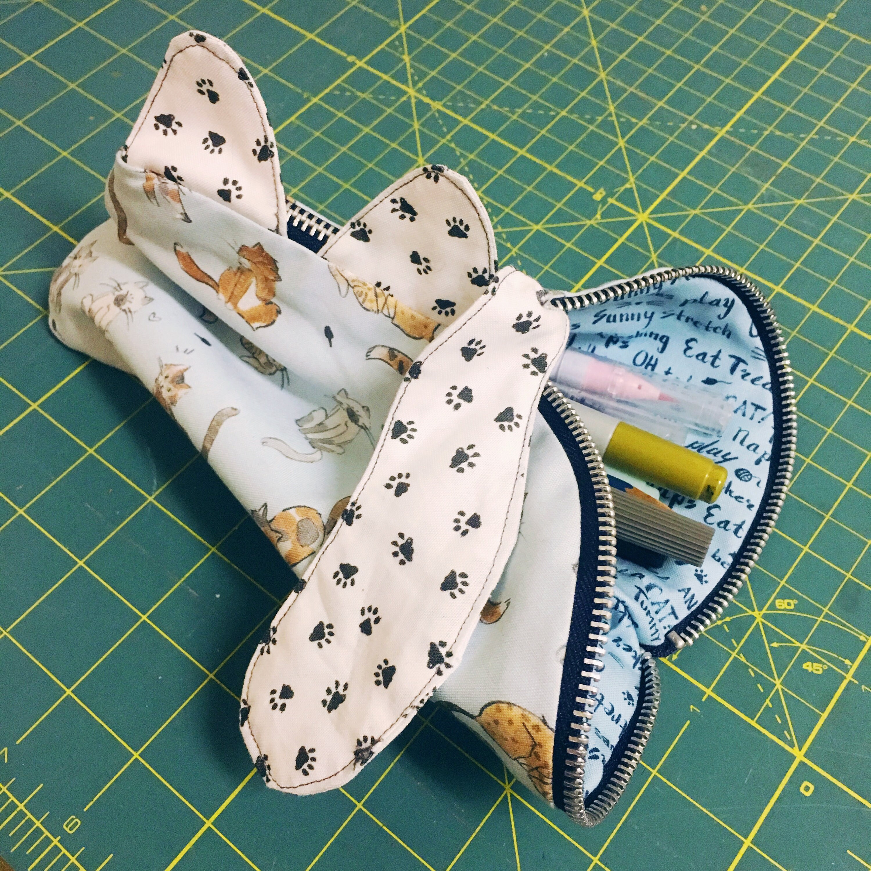 Catnip Zipper Pouch the Purrrfect Project for Every Cat | Etsy