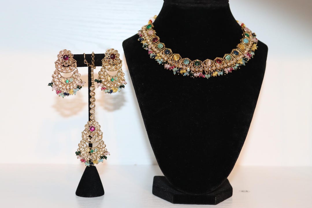 Single Line Polki Set With Matching Earrings and Tikka - Etsy