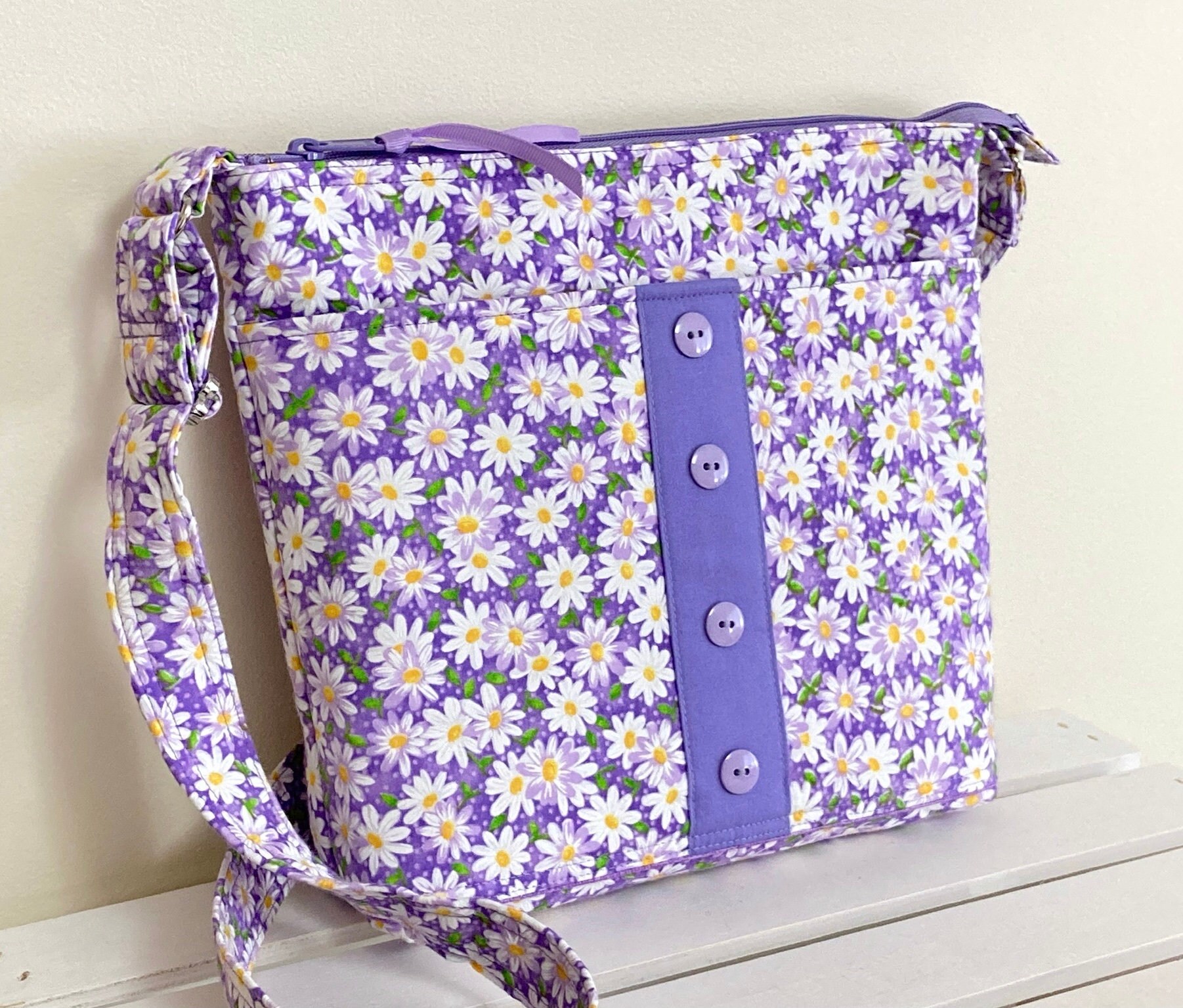 Daisy Crossbody Purse, Shoulder Bag, Lavender, White Daisies ...